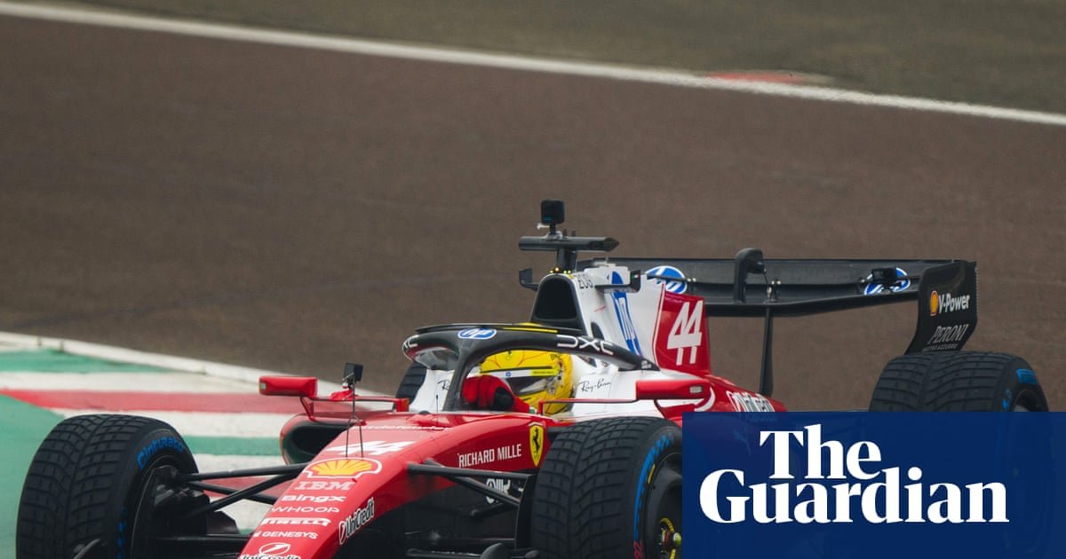 Mercedes y Hamilton brillan en el primer test de pretemporada de F1 en ...